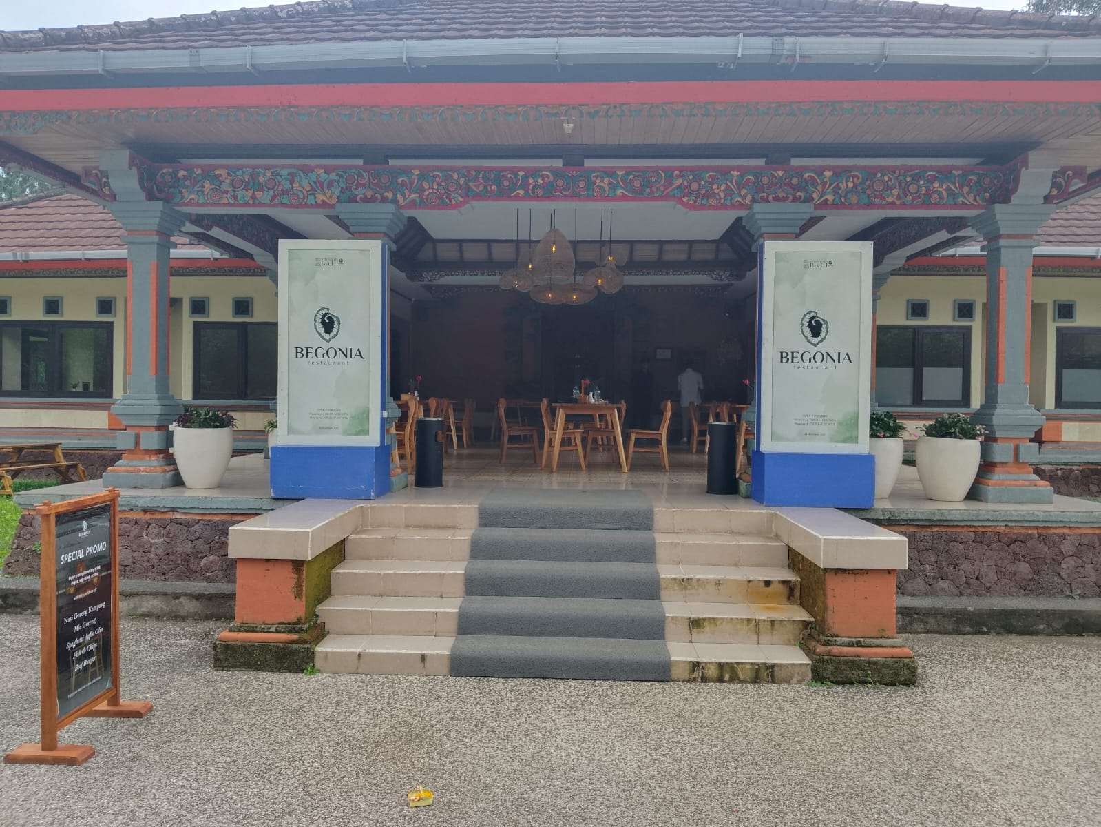 Resto Begonia di Kebun Raya Bedugul: Menawarkan Hidangan Lezat dan ...